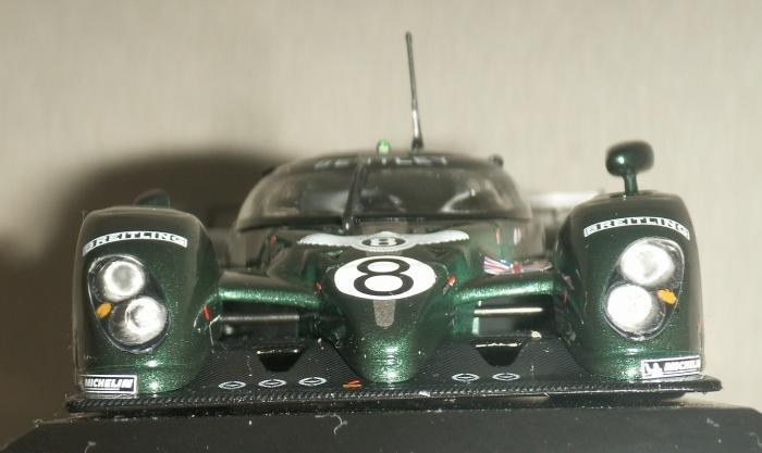 ミニカー:ベントレー スピード 8: レースとレールと、車に乗って ミニカー:ベントレー スピード 8: レースとレールと、車に乗って