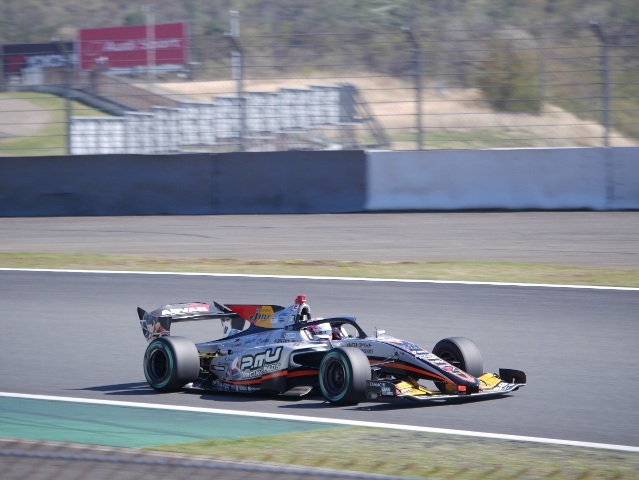 Super Formula第2戦、富士はやはり面白い: レースとレールと、車に乗って